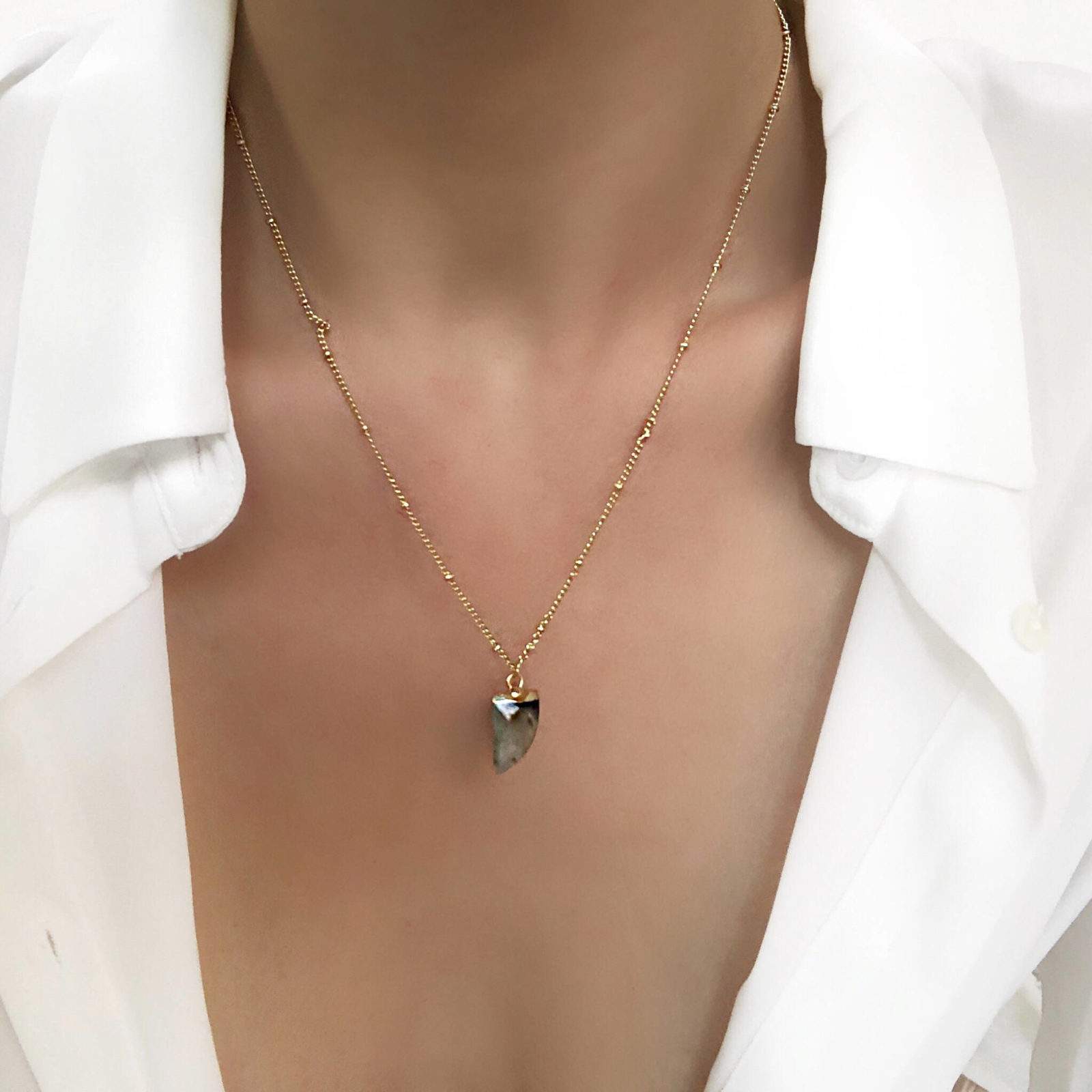 Collier simple avec pierre naturelle – BIJOUX BY JULIE